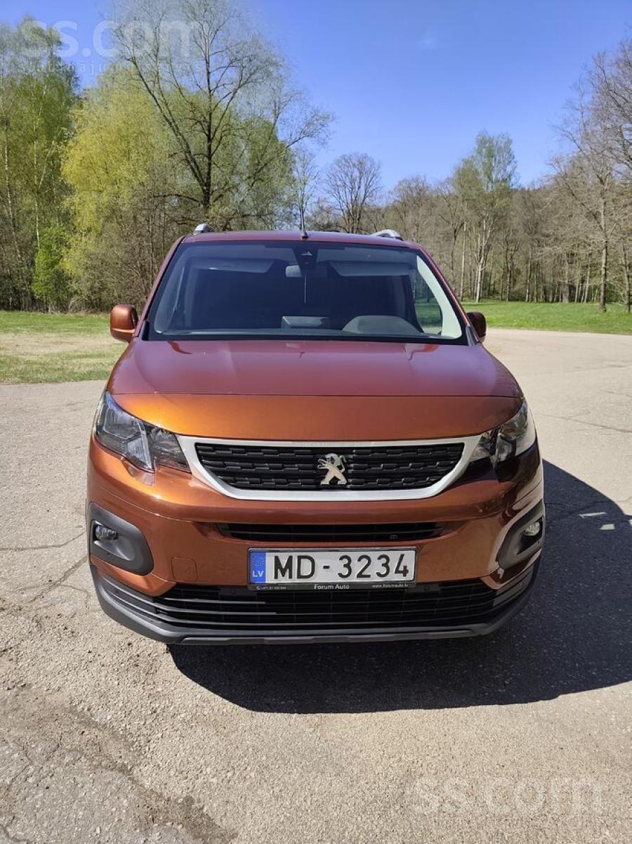 Brūns Peugeot Rifter 2019 Rīga, ar dzinēja tilpumu 1.50 L un nobraukumu 150 tūkst. km par 12000 €, foto 4 vietnē AUTOMOTO.COM.LV