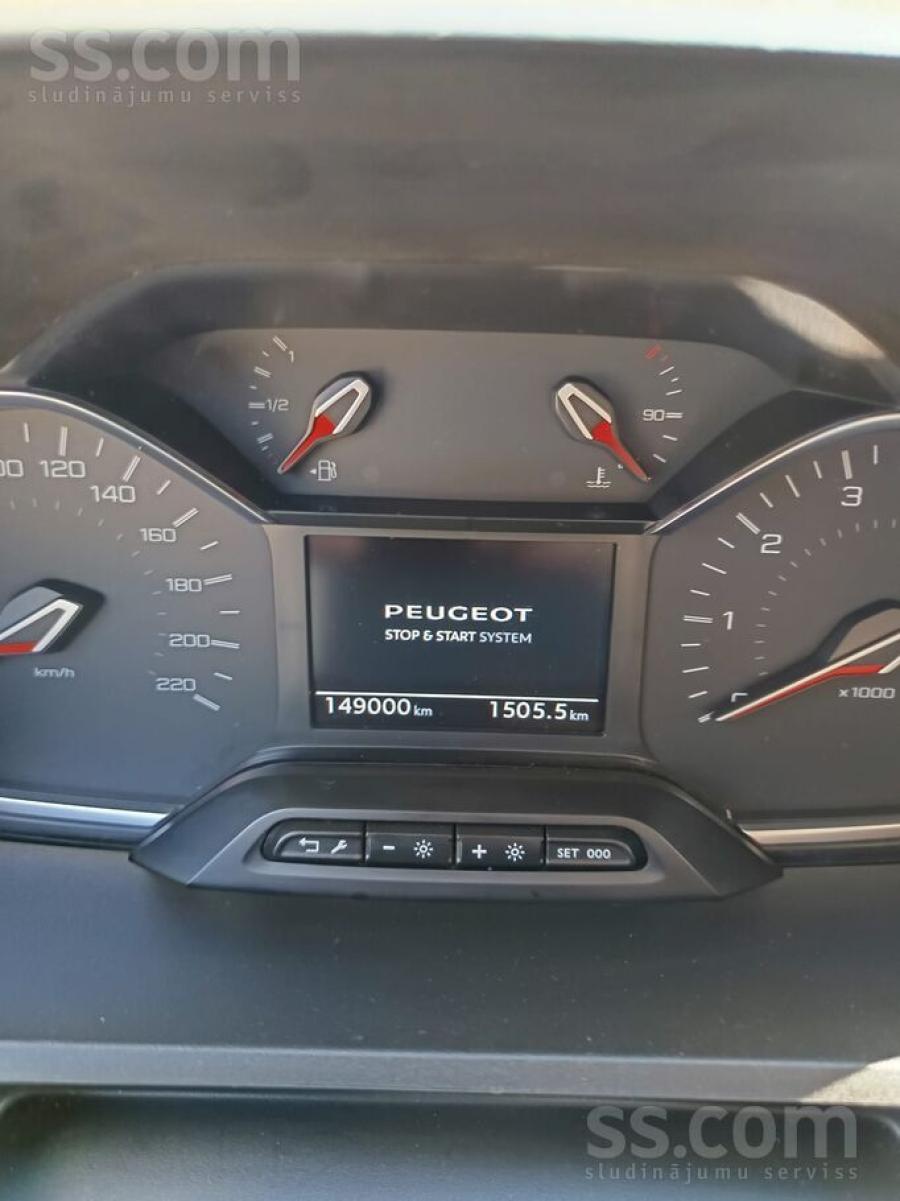 Brūns Peugeot Rifter 2019 Rīga, ar dzinēja tilpumu 1.50 L un nobraukumu 150 tūkst. km par 12000 €, foto 5 vietnē AUTOMOTO.COM.LV