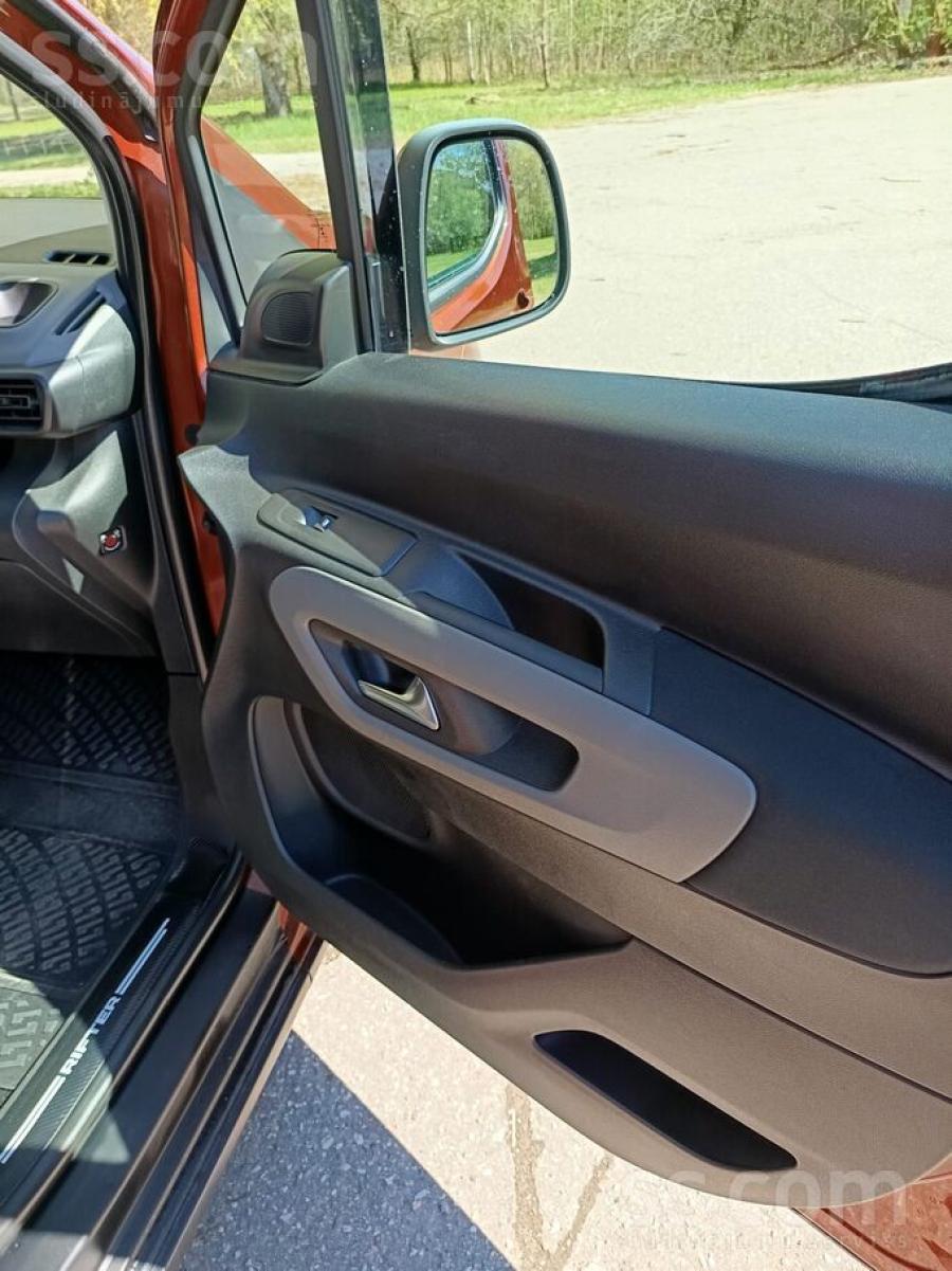 Brūns Peugeot Rifter 2019 Rīga, ar dzinēja tilpumu 1.50 L un nobraukumu 150 tūkst. km par 12000 €, foto 6 vietnē AUTOMOTO.COM.LV