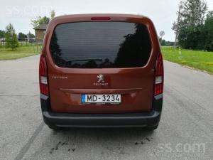 Brūns Peugeot Rifter 2019 Rīga, ar dzinēja tilpumu 1.50 L un nobraukumu 150 tūkst. km par 12000 €, foto 17 vietnē AUTOMOTO.COM.LV