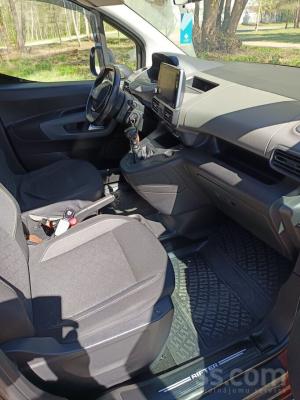 Brūns Peugeot Rifter 2019 Rīga, ar dzinēja tilpumu 1.50 L un nobraukumu 150 tūkst. km par 12000 €, foto 20 vietnē AUTOMOTO.COM.LV