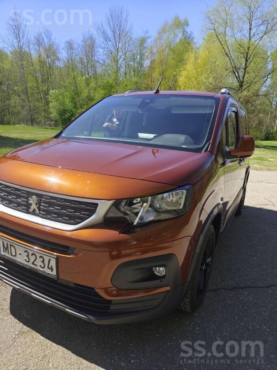 Brūns Peugeot Rifter 2019 Rīga, ar dzinēja tilpumu 1.50 L un nobraukumu 150 tūkst. km par 12000 €, foto 22 vietnē AUTOMOTO.COM.LV