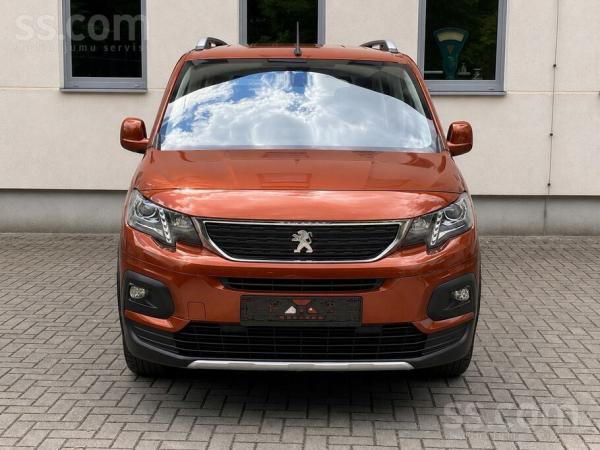 Brown Peugeot Rifter 2019 in Jelgava, with an engine capacity of 1.20 L and mileage of 146 thousand km for 10990 €, photo 2 on AUTOMOTO.COM.LV
