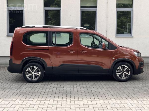 Brown Peugeot Rifter 2019 in Jelgava, with an engine capacity of 1.20 L and mileage of 146 thousand km for 10990 €, photo 4 on AUTOMOTO.COM.LV