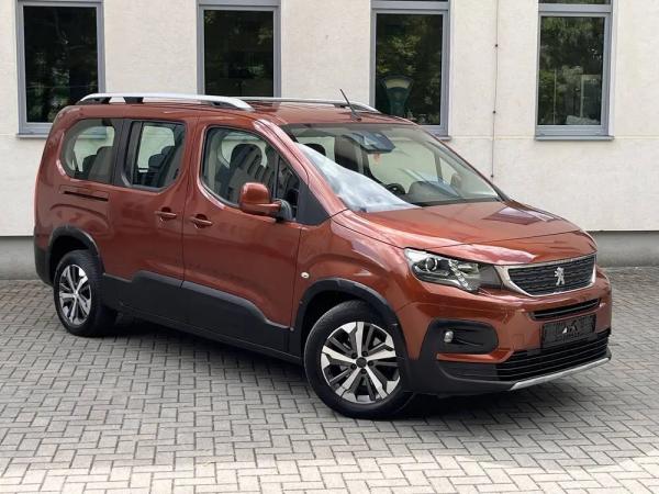 Brūns Peugeot Rifter 2019 Jelgava, ar dzinēja tilpumu 1.20 L un nobraukumu 146 tūkst. km par 10990 €, foto 3 vietnē AUTOMOTO.COM.LV