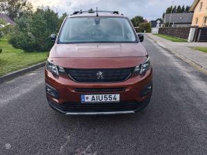 Brown Peugeot Rifter 2019 in Skuodas, with an engine capacity of 1.20 L and mileage of 176 thousand km for 12400 €, photo 6 on AUTOMOTO.COM.LV