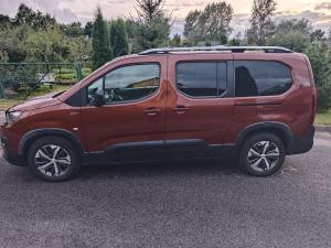 Brown Peugeot Rifter 2019 in Skuodas, with an engine capacity of 1.20 L and mileage of 176 thousand km for 12400 €, photo 9 on AUTOMOTO.COM.LV