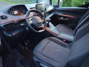 Brown Peugeot Rifter 2019 in Skuodas, with an engine capacity of 1.20 L and mileage of 176 thousand km for 12400 €, photo 14 on AUTOMOTO.COM.LV