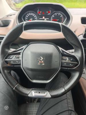 Brown Peugeot Rifter 2019 in Skuodas, with an engine capacity of 1.20 L and mileage of 176 thousand km for 12400 €, photo 15 on AUTOMOTO.COM.LV