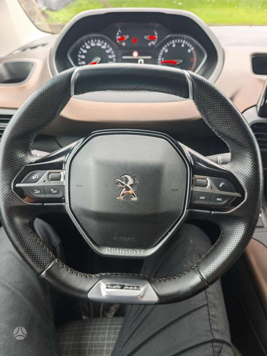 Brown Peugeot Rifter 2019 in Skuodas, with an engine capacity of 1.20 L and mileage of 176 thousand km for 12400 €, photo 15 on AUTOMOTO.COM.LV