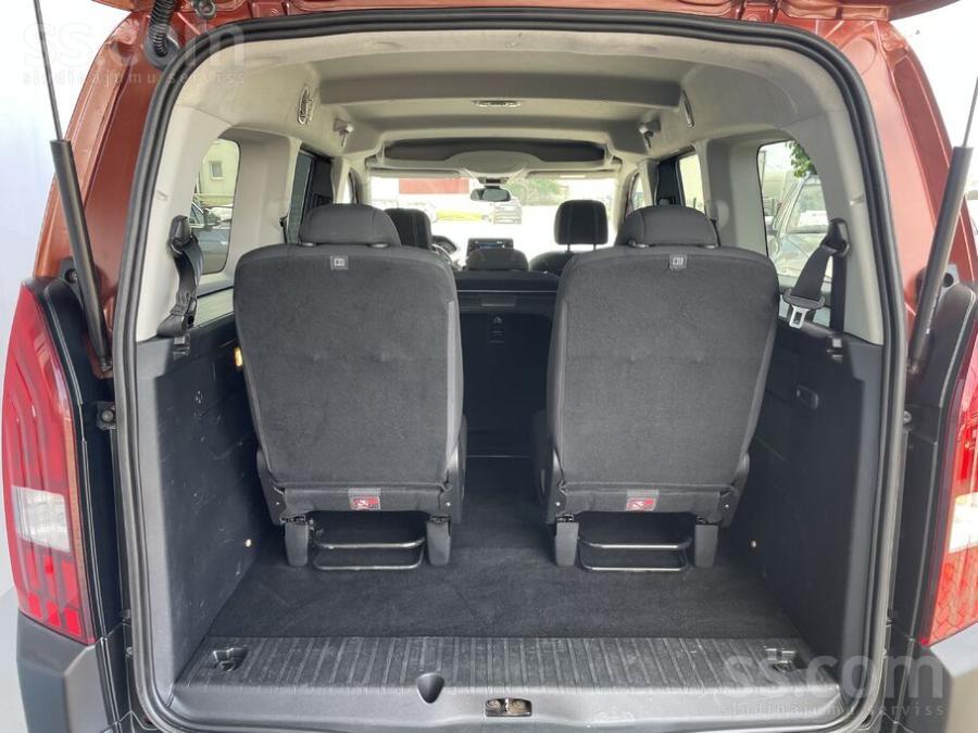 Brown Peugeot Rifter 2020 in Talsi, with an engine capacity of 1.20 L and mileage of 227 thousand km for 10900 €, photo 6 on AUTOMOTO.COM.LV