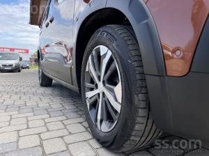 Brown Peugeot Rifter 2020 in Talsi, with an engine capacity of 1.20 L and mileage of 227 thousand km for 10900 €, photo 12 on AUTOMOTO.COM.LV