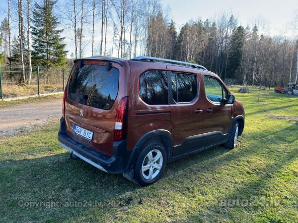 Brūns Peugeot Rifter 2018 Tallina, ar dzinēja tilpumu 1.50 L un nobraukumu 139 tūkst. km par 9700 €, foto 2 vietnē AUTOMOTO.COM.LV