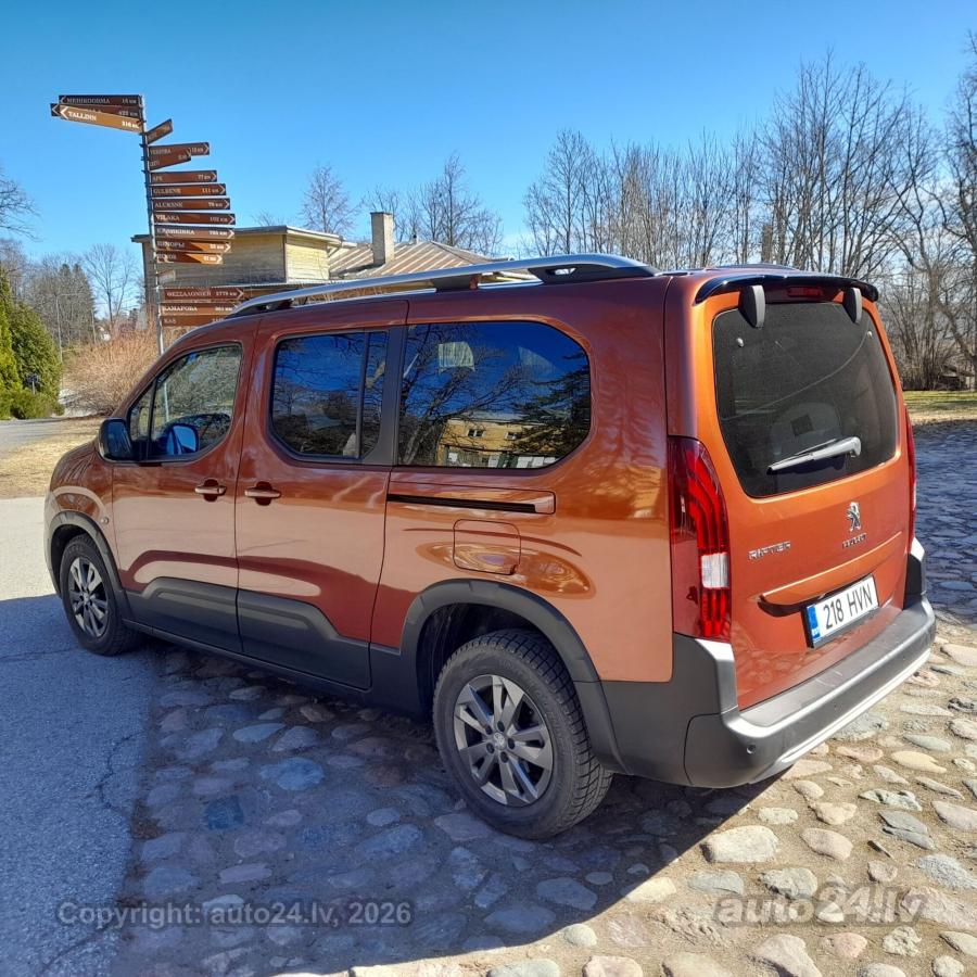 Brown Peugeot Rifter 2021 in Tallinn, with an engine capacity of 1.50 L and mileage of 204 thousand km for 16500 €, photo 3 on AUTOMOTO.COM.LV