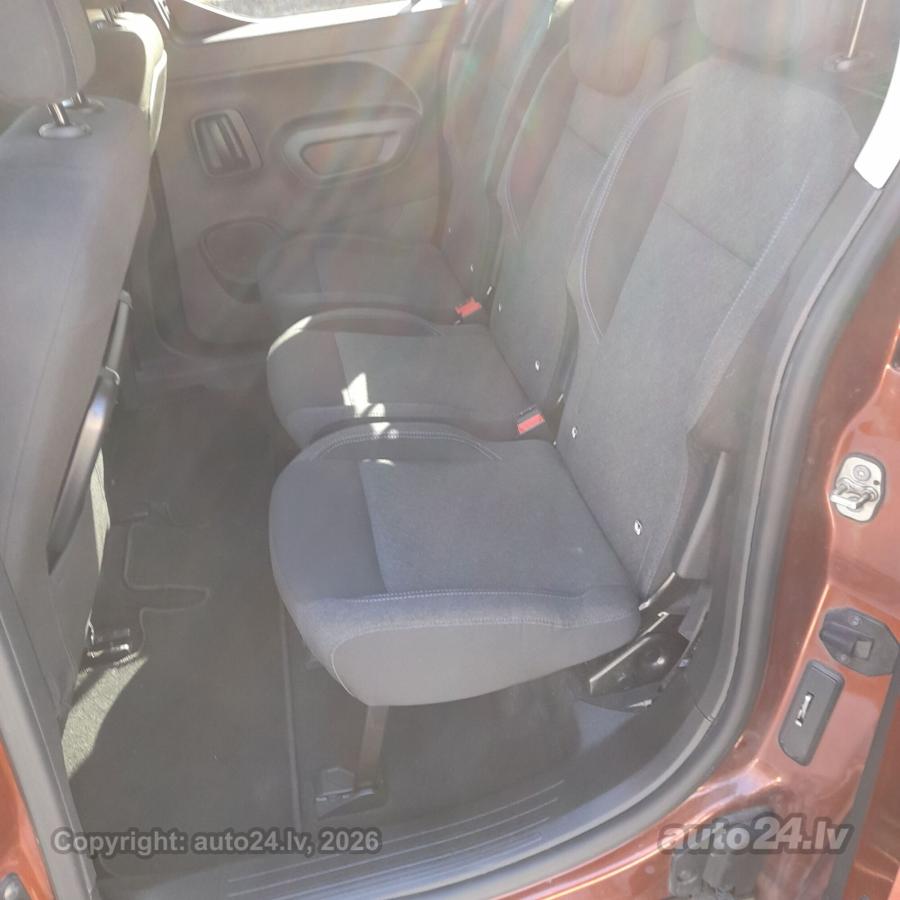 Brown Peugeot Rifter 2021 in Tallinn, with an engine capacity of 1.50 L and mileage of 204 thousand km for 16500 €, photo 9 on AUTOMOTO.COM.LV