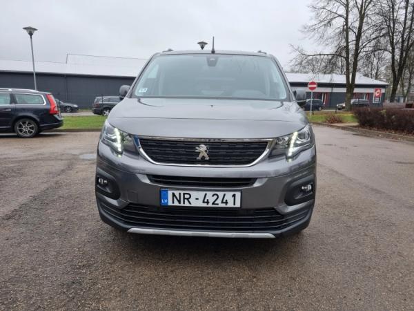 Grey Peugeot Rifter 2020 in Riga, with an engine capacity of 1.50 L and mileage of 45 thousand km for 18770 €, photo 5 on AUTOMOTO.COM.LV