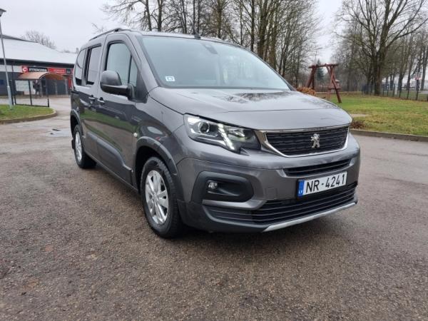 Grey Peugeot Rifter 2020 in Riga, with an engine capacity of 1.50 L and mileage of 45 thousand km for 18770 €, photo 6 on AUTOMOTO.COM.LV