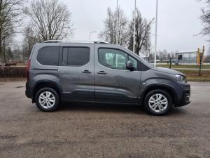 Grey Peugeot Rifter 2020 in Riga, with an engine capacity of 1.50 L and mileage of 45 thousand km for 18770 €, photo 8 on AUTOMOTO.COM.LV