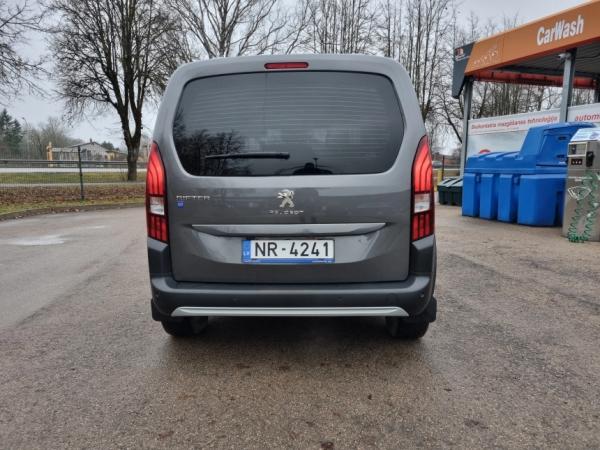 Grey Peugeot Rifter 2020 in Riga, with an engine capacity of 1.50 L and mileage of 45 thousand km for 18770 €, photo 9 on AUTOMOTO.COM.LV