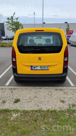 Pelēks Peugeot Rifter 2021 Rīga, ar dzinēja tilpumu 1.50 L un nobraukumu 98 tūkst. km par 9500 €, foto 5 vietnē AUTOMOTO.COM.LV