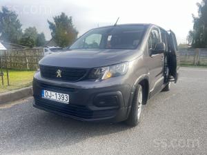 Серый Пежо Rifter 2021 в Юрмала, объемом двигателя 1.50 л и пробегом 148 тыс. км за 9500 €, фото  на AUTOMOTO.COM.LV