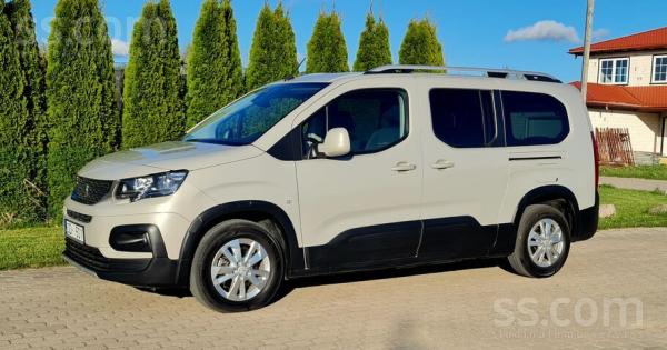 Pelēks Peugeot Rifter 2019 Rīga, ar dzinēja tilpumu 1.50 L un nobraukumu 0 tūkst. km par 29900 €, foto 2 vietnē AUTOMOTO.COM.LV