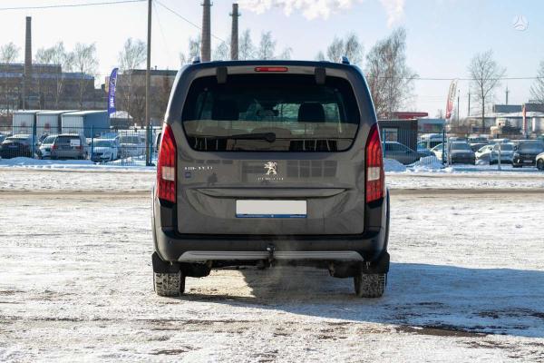 Grey Peugeot Rifter 2019 in Panevezys, with an engine capacity of 1.50 L and mileage of 84 thousand km for 12300 €, photo 4 on AUTOMOTO.COM.LV