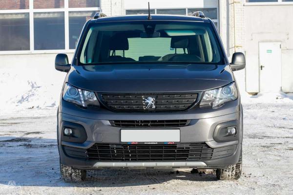 Grey Peugeot Rifter 2019 in Panevezys, with an engine capacity of 1.50 L and mileage of 84 thousand km for 12300 €, photo 7 on AUTOMOTO.COM.LV