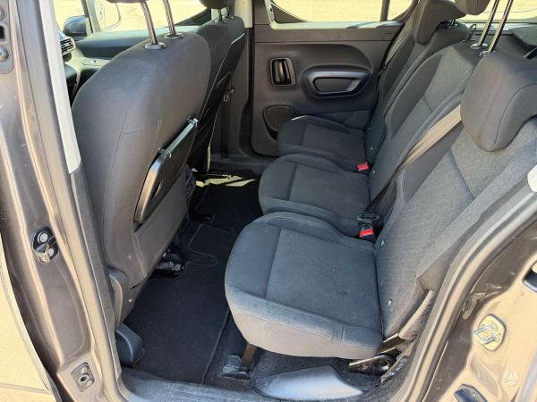 Grey Peugeot Rifter 2019 in Raseiniai, with an engine capacity of 1.50 L and mileage of 149 thousand km for 8300 €, photo 6 on AUTOMOTO.COM.LV