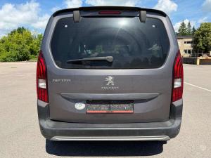 Grey Peugeot Rifter 2019 in Raseiniai, with an engine capacity of 1.50 L and mileage of 149 thousand km for 8300 €, photo 17 on AUTOMOTO.COM.LV