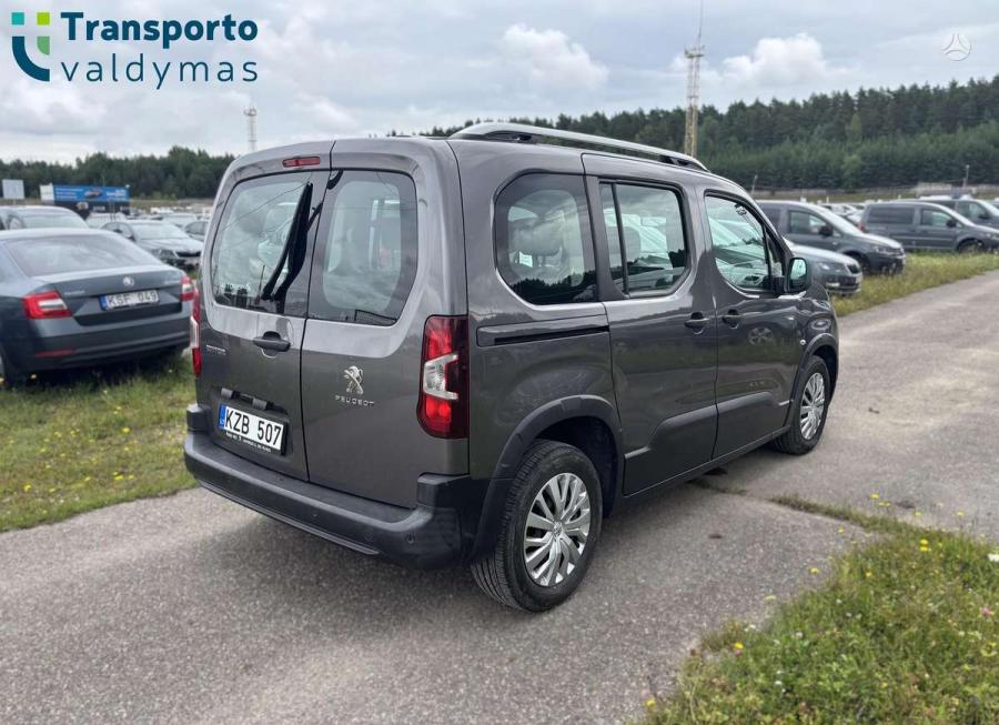 Pelēks Peugeot Rifter 2019 Viļņa, ar dzinēja tilpumu 1.50 L un nobraukumu 64 tūkst. km par 10500 €, foto 5 vietnē AUTOMOTO.COM.LV