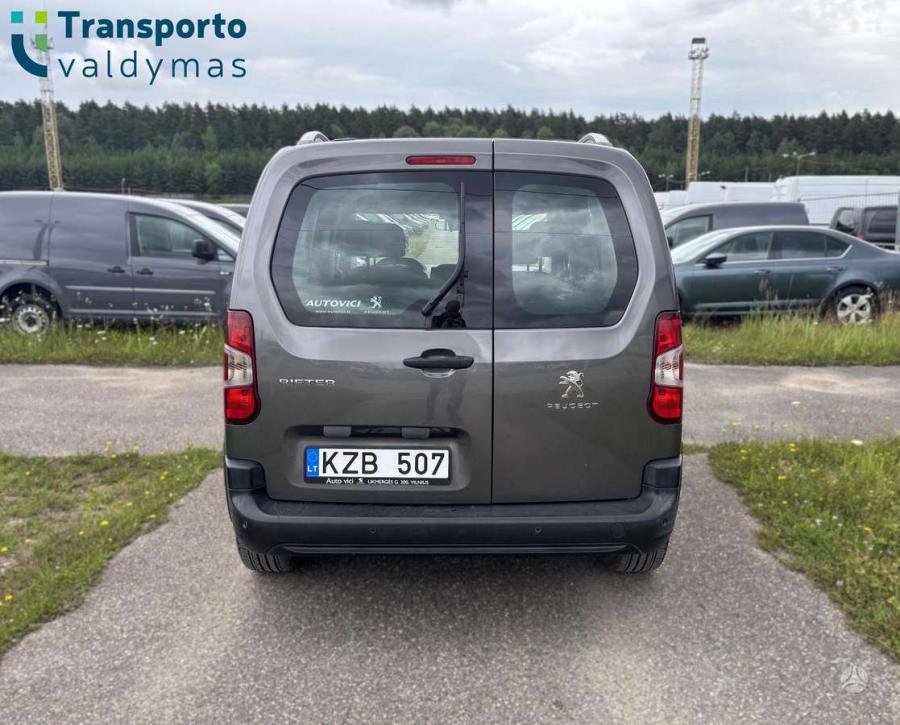 Pelēks Peugeot Rifter 2019 Viļņa, ar dzinēja tilpumu 1.50 L un nobraukumu 64 tūkst. km par 10500 €, foto 6 vietnē AUTOMOTO.COM.LV