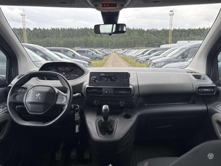 Pelēks Peugeot Rifter 2019 Viļņa, ar dzinēja tilpumu 1.50 L un nobraukumu 64 tūkst. km par 10500 €, foto 9 vietnē AUTOMOTO.COM.LV