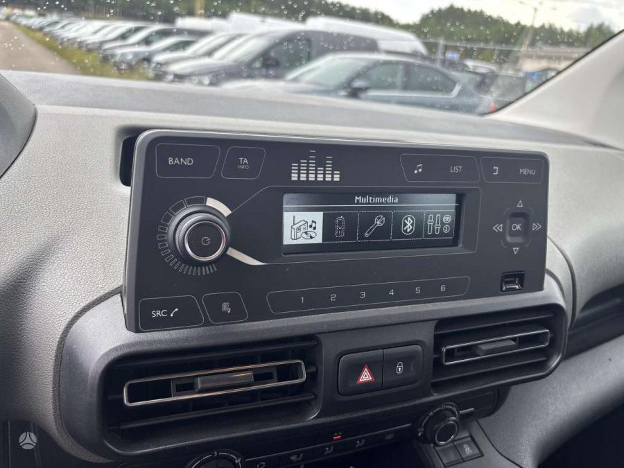 Pelēks Peugeot Rifter 2019 Viļņa, ar dzinēja tilpumu 1.50 L un nobraukumu 64 tūkst. km par 10500 €, foto 12 vietnē AUTOMOTO.COM.LV