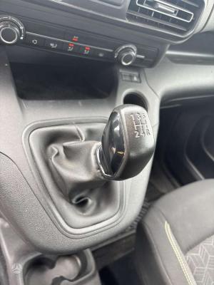 Pelēks Peugeot Rifter 2019 Viļņa, ar dzinēja tilpumu 1.50 L un nobraukumu 64 tūkst. km par 10500 €, foto 14 vietnē AUTOMOTO.COM.LV