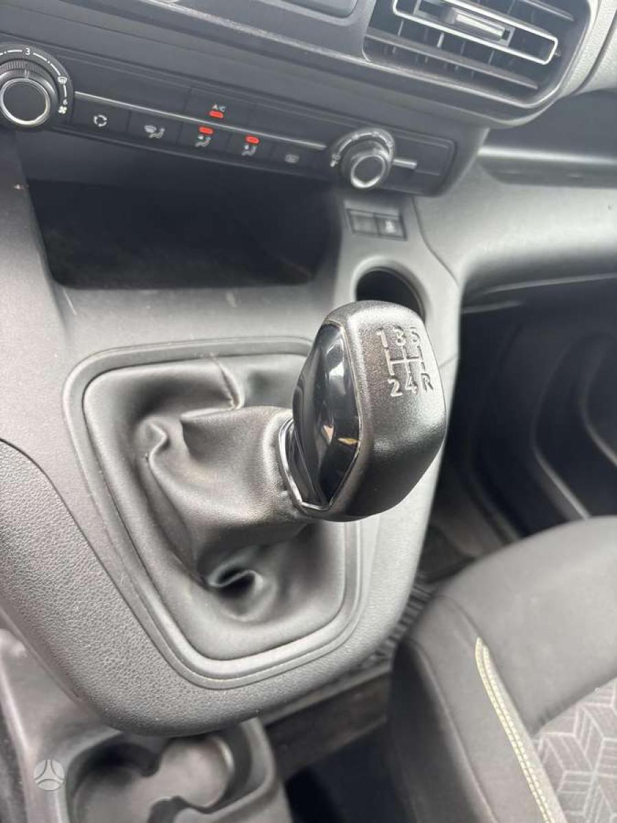 Pelēks Peugeot Rifter 2019 Viļņa, ar dzinēja tilpumu 1.50 L un nobraukumu 64 tūkst. km par 10500 €, foto 14 vietnē AUTOMOTO.COM.LV