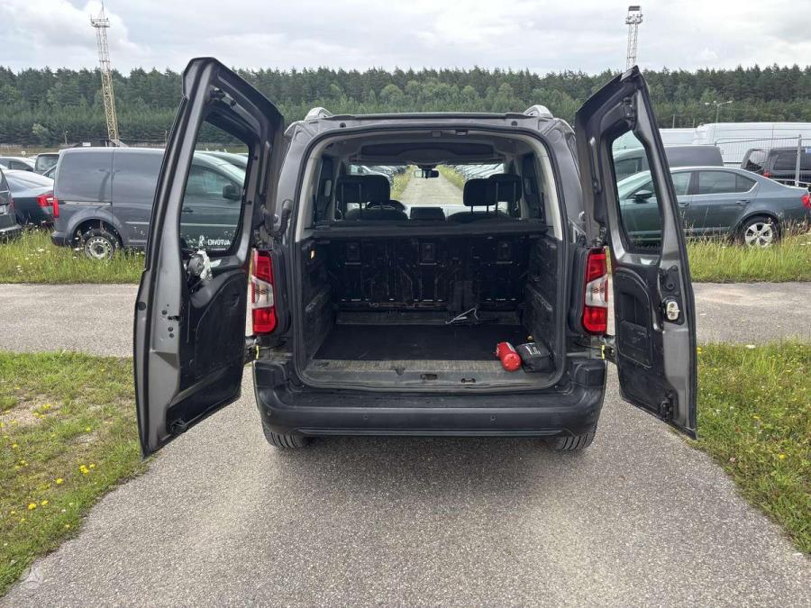 Pelēks Peugeot Rifter 2019 Viļņa, ar dzinēja tilpumu 1.50 L un nobraukumu 64 tūkst. km par 10500 €, foto 17 vietnē AUTOMOTO.COM.LV