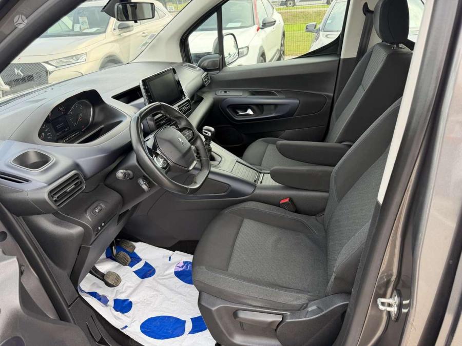 Pelēks Peugeot Rifter 2019 Tauragė, ar dzinēja tilpumu 1.20 L un nobraukumu 195 tūkst. km par 7500 €, foto 6 vietnē AUTOMOTO.COM.LV