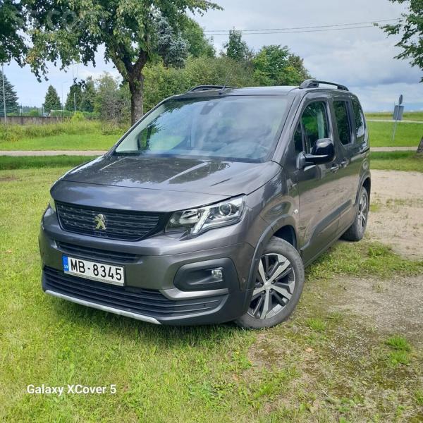 Peugeot Rifter 2019 Limbaži vietnē Pelēks Peugeot Rifter 2019 Limbaži, ar dzinēja tilpumu 1.50 L un nobraukumu 146 tūkst. km par 13900 €, foto 1 vietnē AUTOMOTO.COM.LV