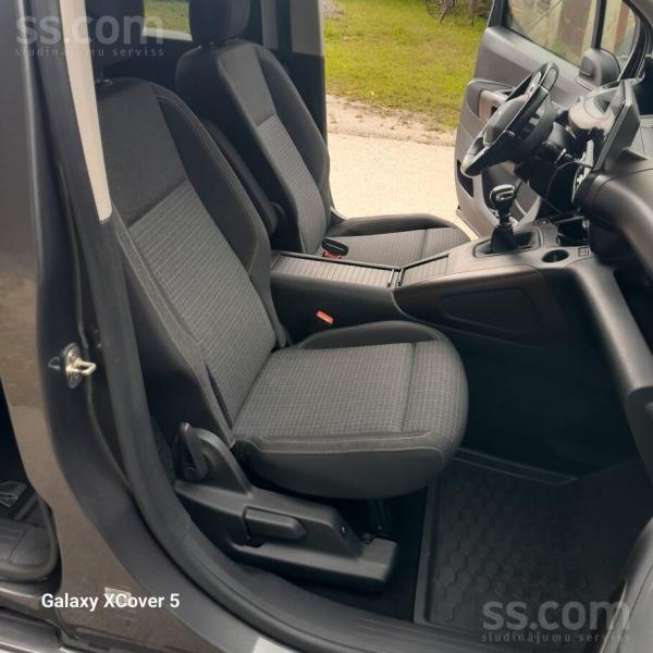 Peugeot Rifter 2019 Limbaži vietnē Pelēks Peugeot Rifter 2019 Limbaži, ar dzinēja tilpumu 1.50 L un nobraukumu 146 tūkst. km par 13900 €, foto 7 vietnē AUTOMOTO.COM.LV