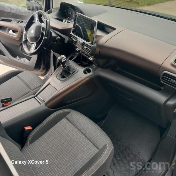 Peugeot Rifter 2019 Limbaži vietnē Pelēks Peugeot Rifter 2019 Limbaži, ar dzinēja tilpumu 1.50 L un nobraukumu 146 tūkst. km par 13900 €, foto 8 vietnē AUTOMOTO.COM.LV