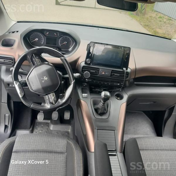 Peugeot Rifter 2019 Limbaži vietnē Pelēks Peugeot Rifter 2019 Limbaži, ar dzinēja tilpumu 1.50 L un nobraukumu 146 tūkst. km par 13900 €, foto 9 vietnē AUTOMOTO.COM.LV