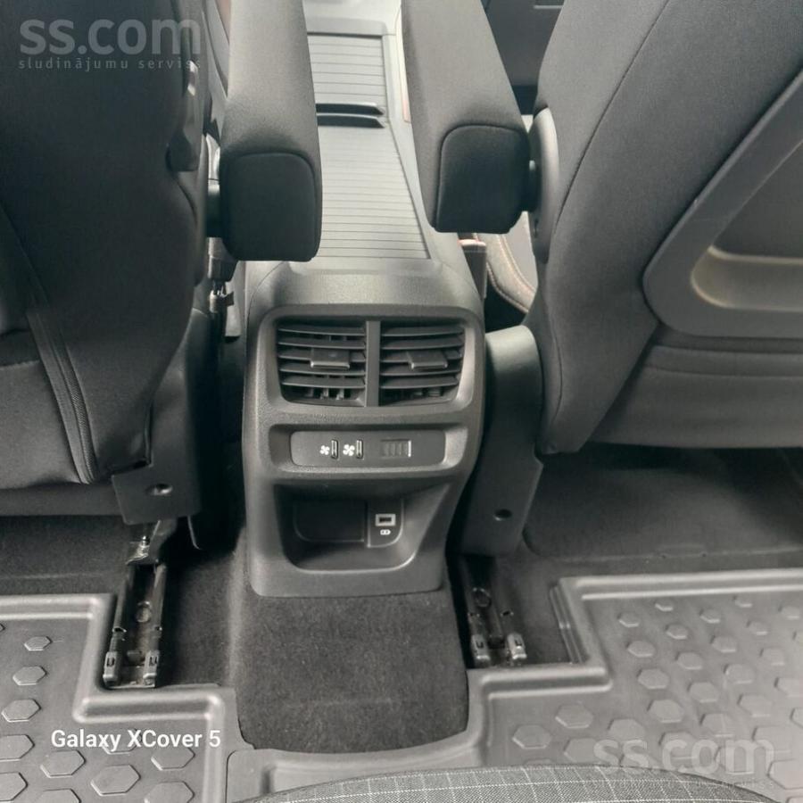Grey Peugeot Rifter 2019 in Limbazi, with an engine capacity of 1.50 L and mileage of 146 thousand km for 13900 €, photo 13 on AUTOMOTO.COM.LV