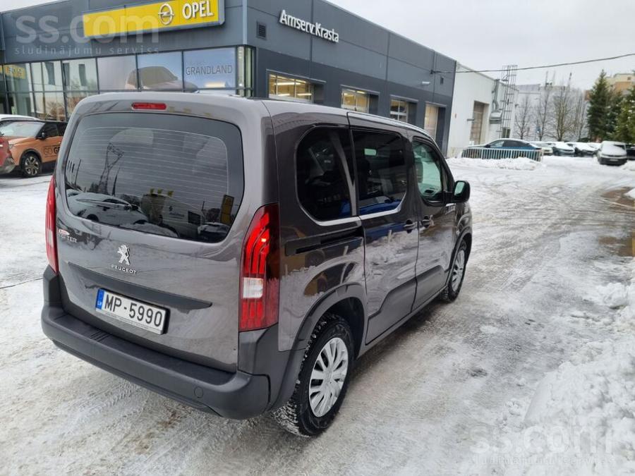 Pelēks Peugeot Rifter 2020 Rīga, ar dzinēja tilpumu 1.50 L un nobraukumu 76 tūkst. km par 10800 €, foto 2 vietnē AUTOMOTO.COM.LV