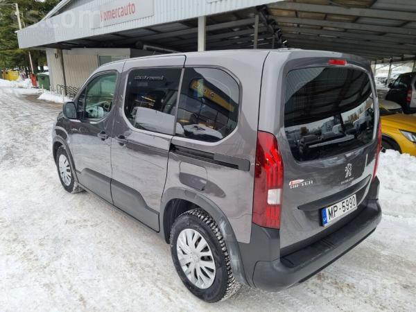 Pelēks Peugeot Rifter 2020 Rīga, ar dzinēja tilpumu 1.50 L un nobraukumu 76 tūkst. km par 10800 €, foto 4 vietnē AUTOMOTO.COM.LV