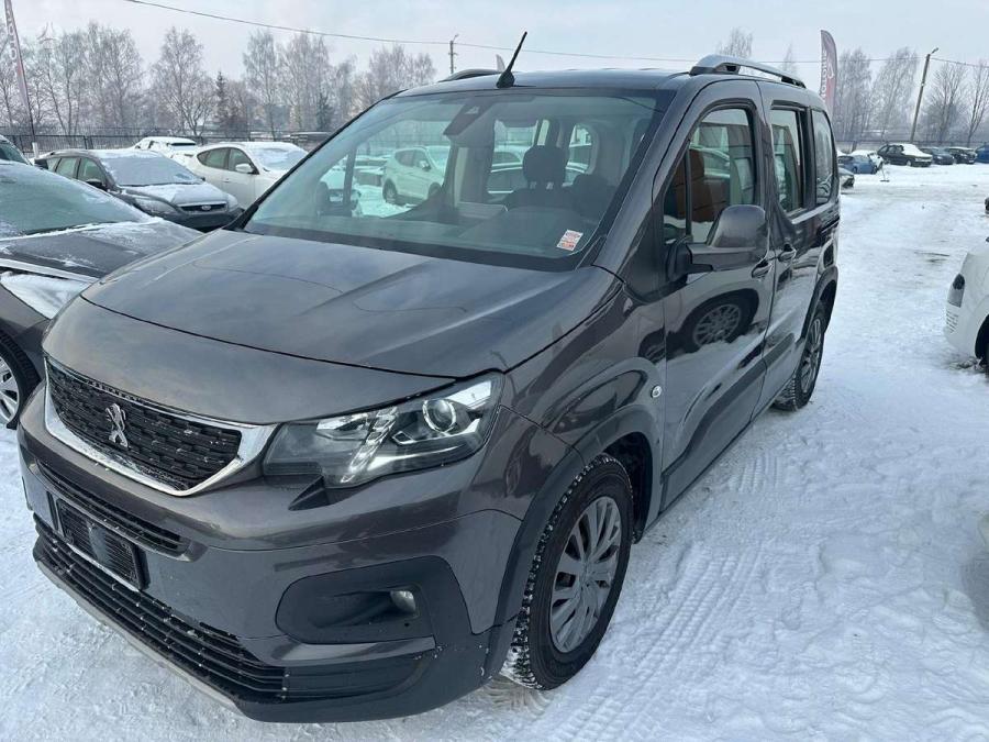 Pelēks Peugeot Rifter 2020 Panevēža, ar dzinēja tilpumu 1.50 L un nobraukumu 196 tūkst. km par 11250 €, foto 1 vietnē AUTOMOTO.COM.LV