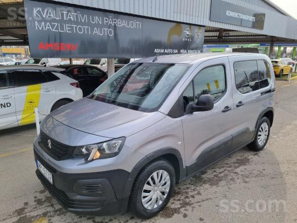 Grey Peugeot Rifter 2020 in Riga, with an engine capacity of 1.50 L and mileage of 120 thousand km for 10800 €, photo 1 on AUTOMOTO.COM.LV