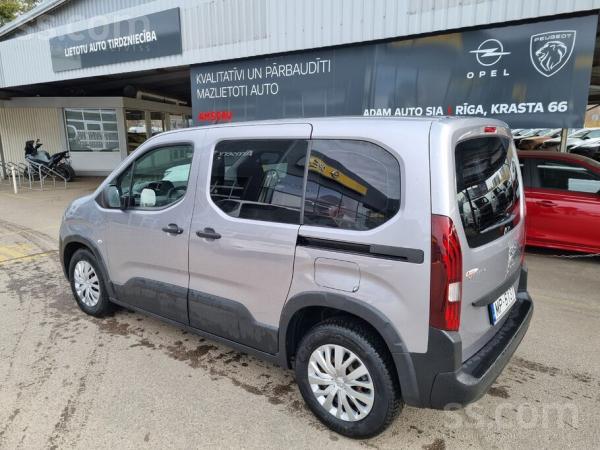 Grey Peugeot Rifter 2020 in Riga, with an engine capacity of 1.50 L and mileage of 120 thousand km for 10800 €, photo 4 on AUTOMOTO.COM.LV