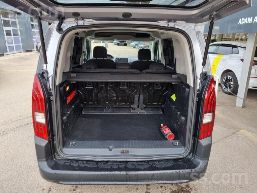 Grey Peugeot Rifter 2020 in Riga, with an engine capacity of 1.50 L and mileage of 120 thousand km for 10800 €, photo 6 on AUTOMOTO.COM.LV