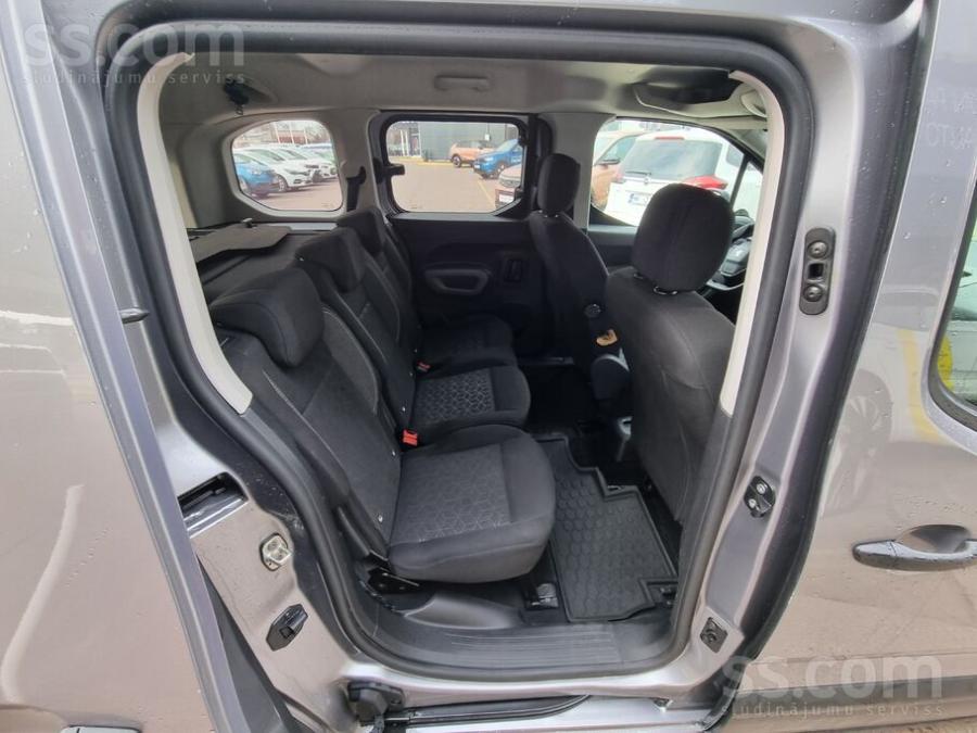 Grey Peugeot Rifter 2020 in Riga, with an engine capacity of 1.50 L and mileage of 120 thousand km for 10800 €, photo 7 on AUTOMOTO.COM.LV